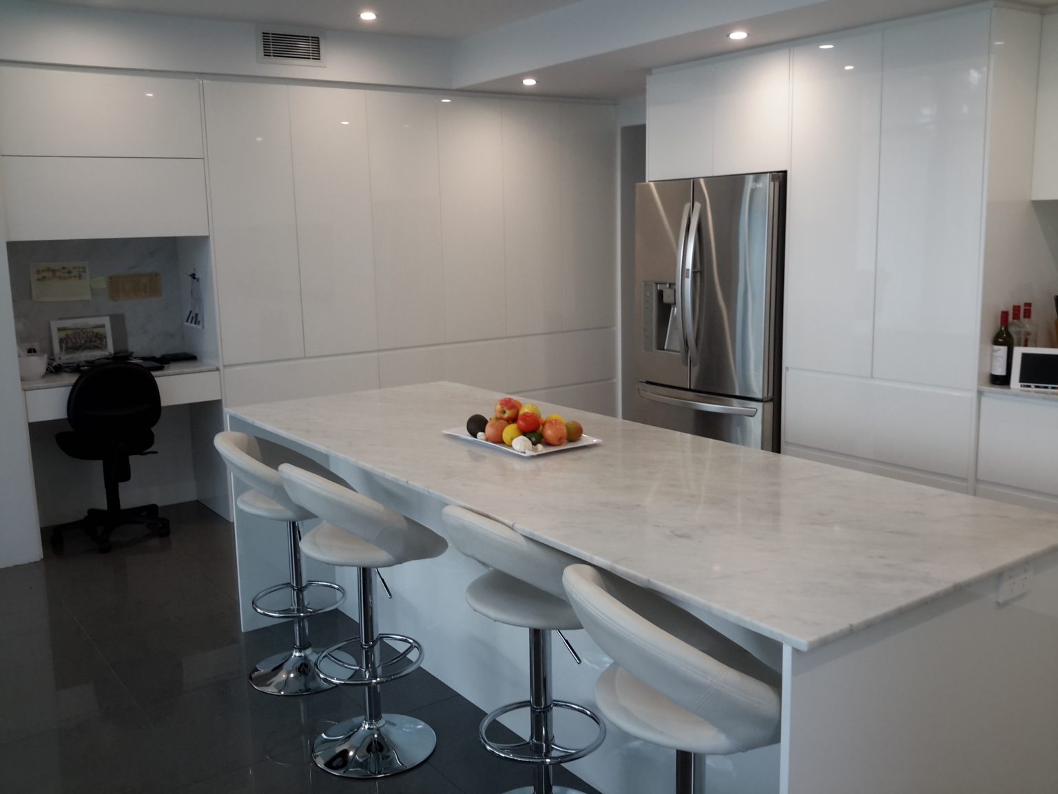 Kitchen Benchtops Sydney | Stone, Glass Laminated & Caesarstone Benchtops